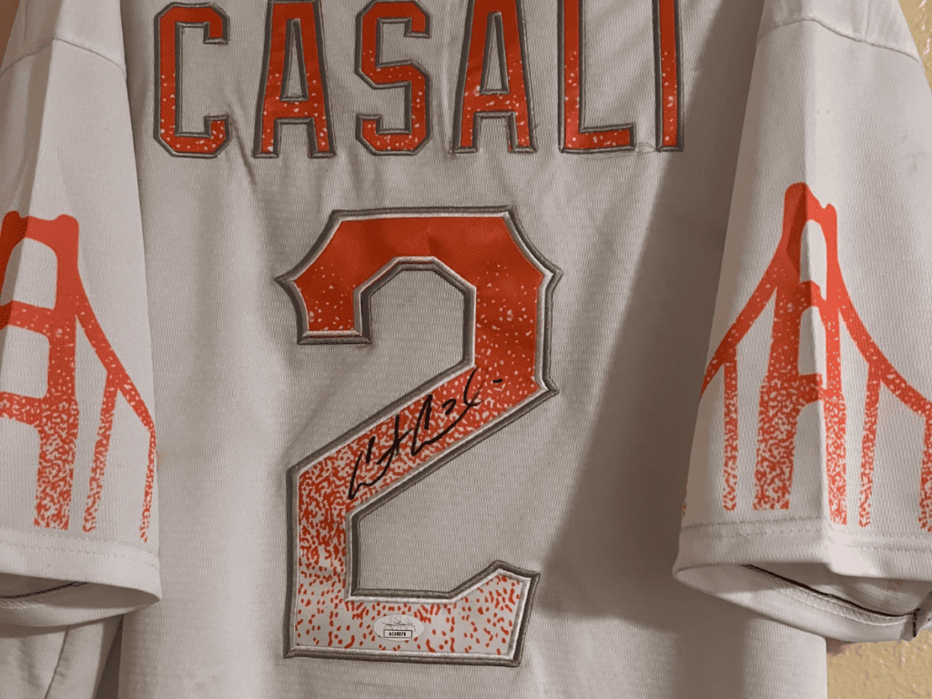 Choosing The Best Pens for Baseball Autographs