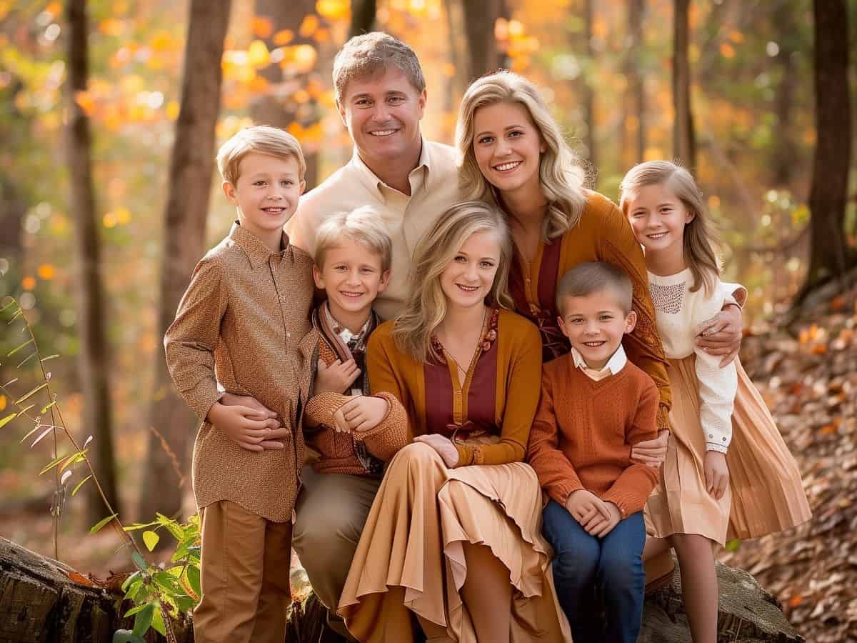 What to Wear for Fall Family Photos: Styling Guide for Moms