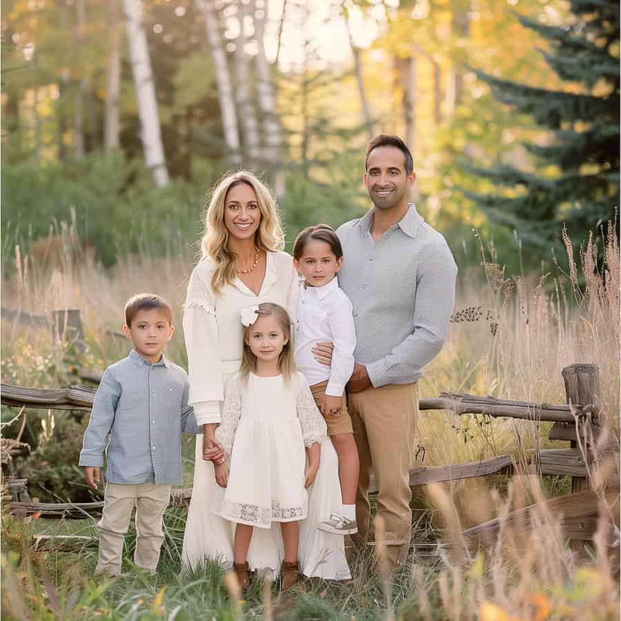 Blue Hues: How To Pick Family Photo Outfits This Fall!