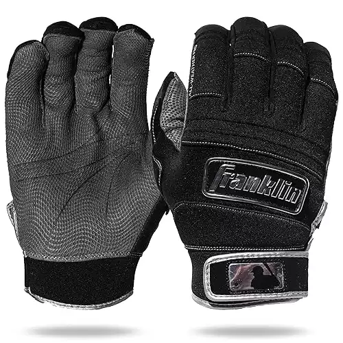 Stay Warm: Must-Have Cold Weather Gear for Baseball Players
