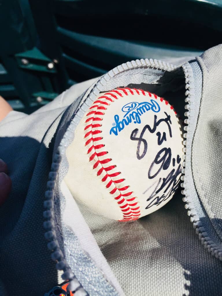 How to Get MLB Autographs at Spring Training: Top Tips!